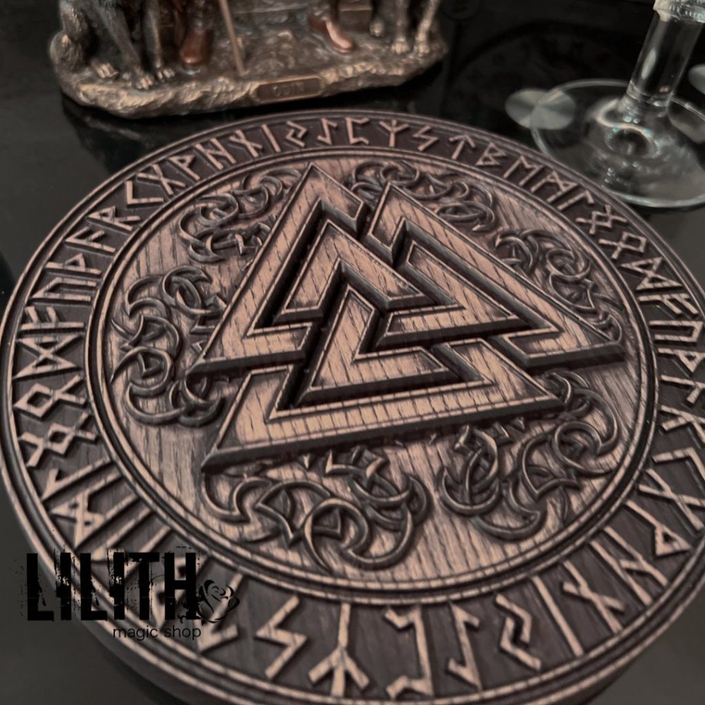 Valknut Wooden Altar Pentacle for Casting Runic Spells - Lilith Magic ...