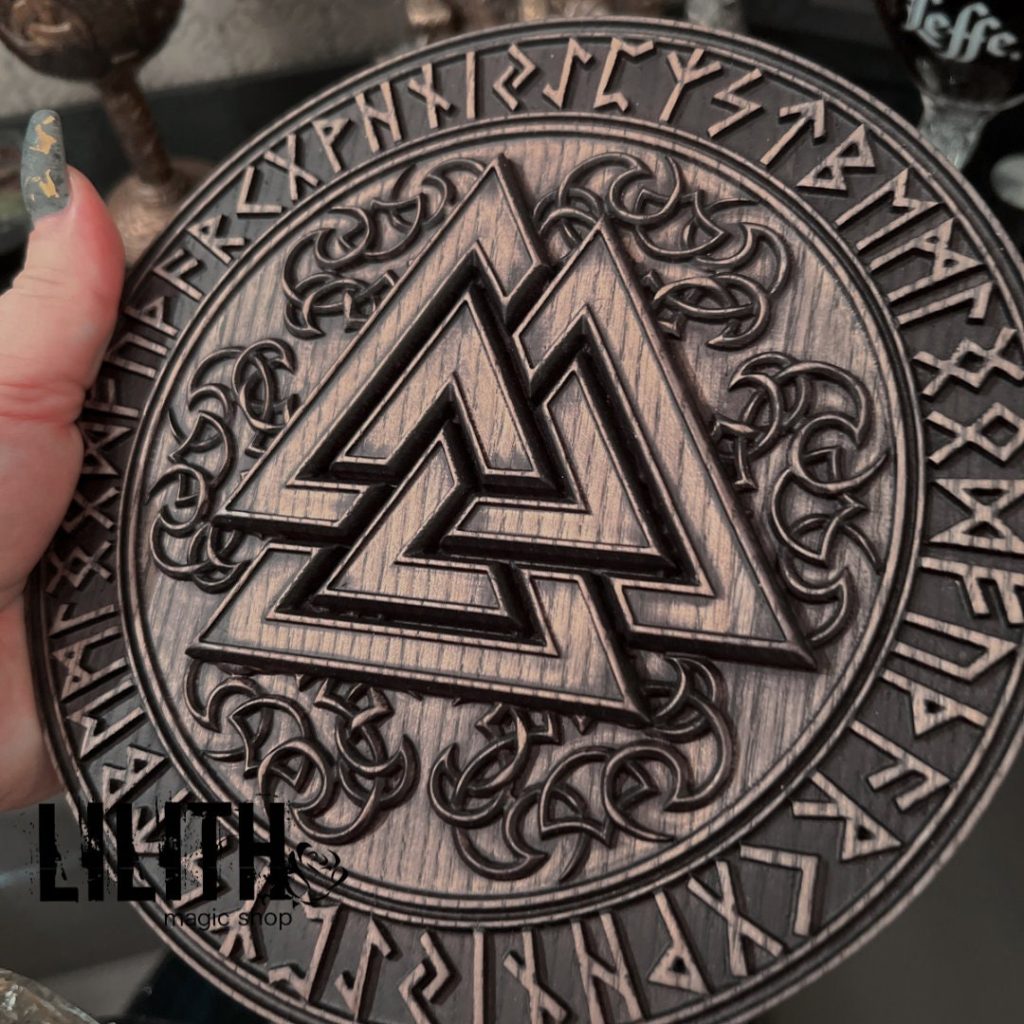 Valknut Wooden Altar Pentacle for Casting Runic Spells - Lilith Magic ...