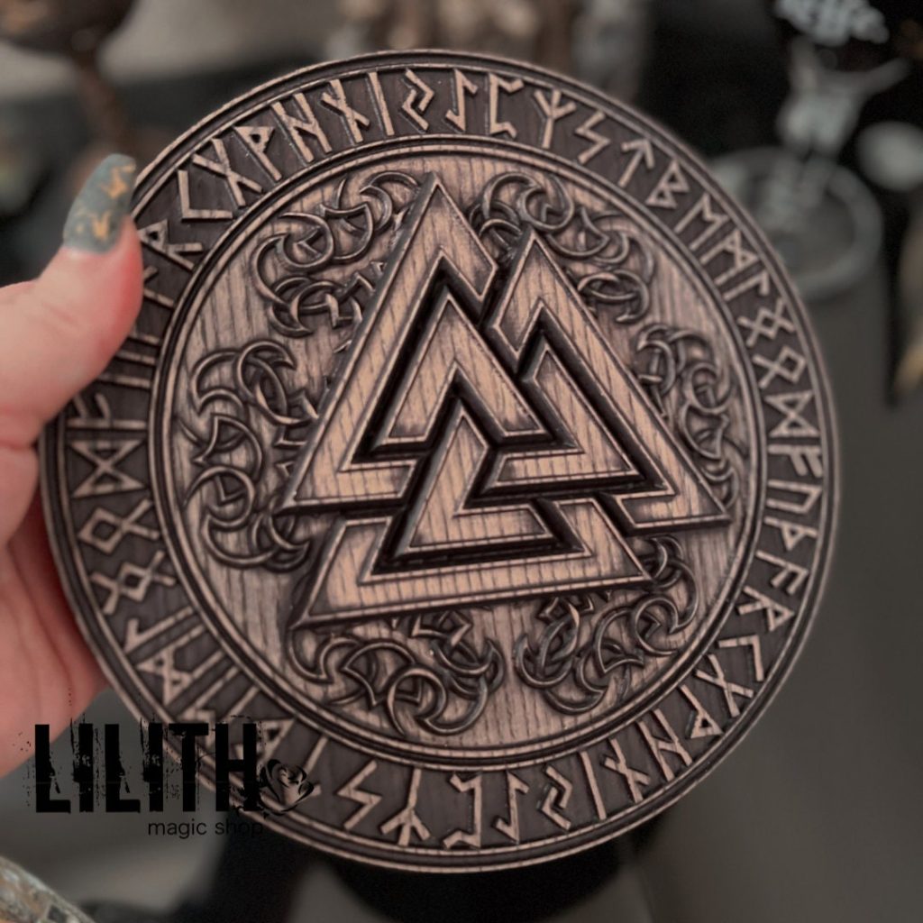 Valknut Wooden Altar Pentacle for Casting Runic Spells - Lilith Magic ...